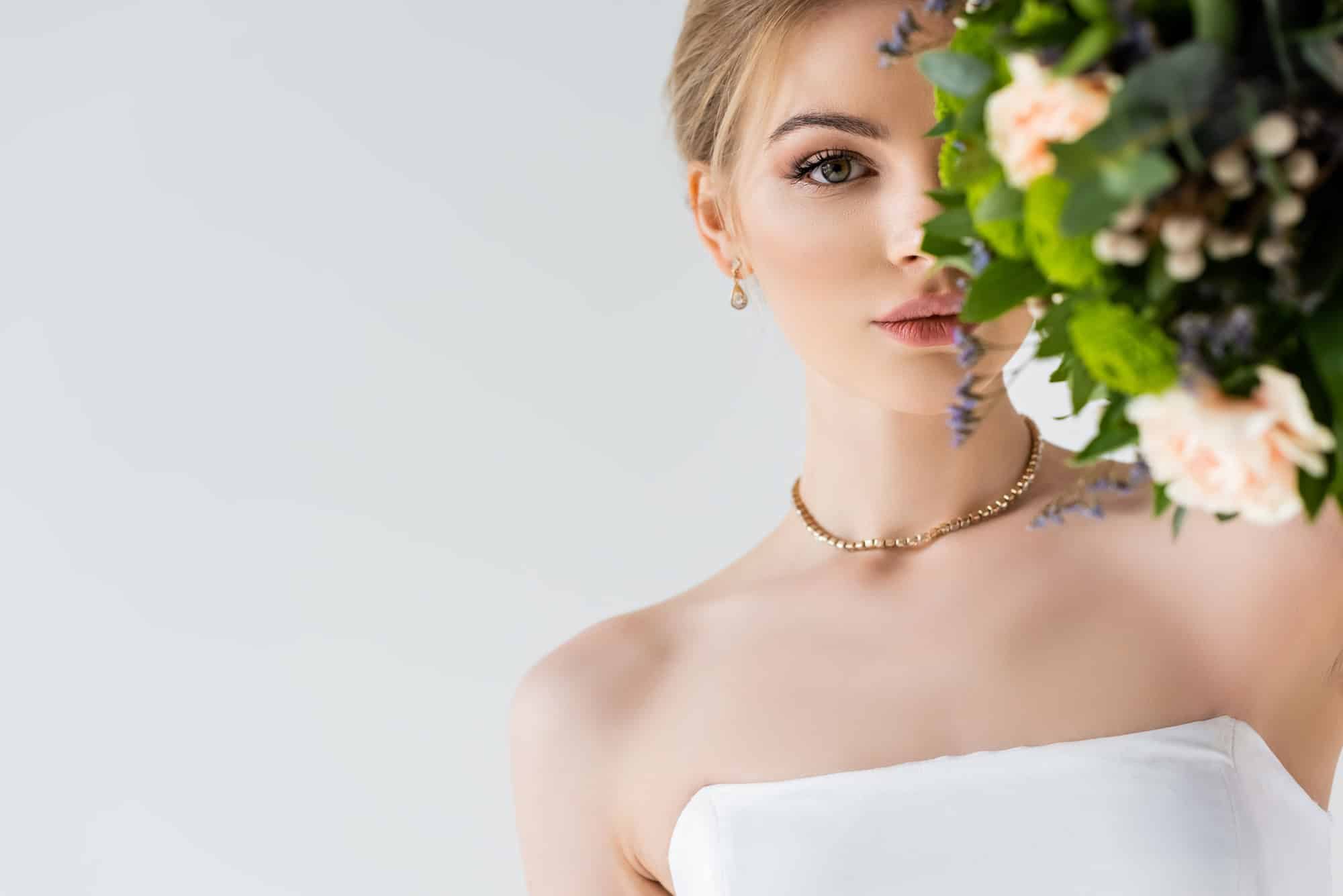 42 Wedding Necklaces That'll Go With Any Bridal Look